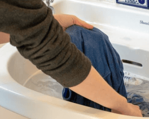 How to Test Clothes for Color Fastness & Bleeding Guide