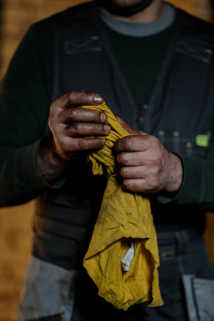 How to Remove Grease Stains on Clothing & Fabric - Best Ways