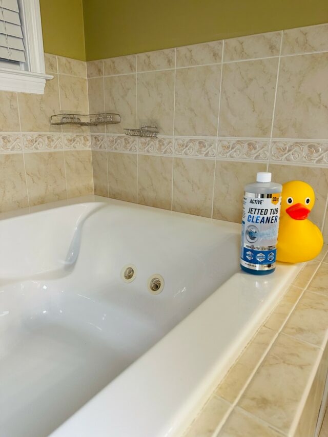ACTIVE Jetted Tub Cleaner - Cleans Bath Tubs & Hot Tubs